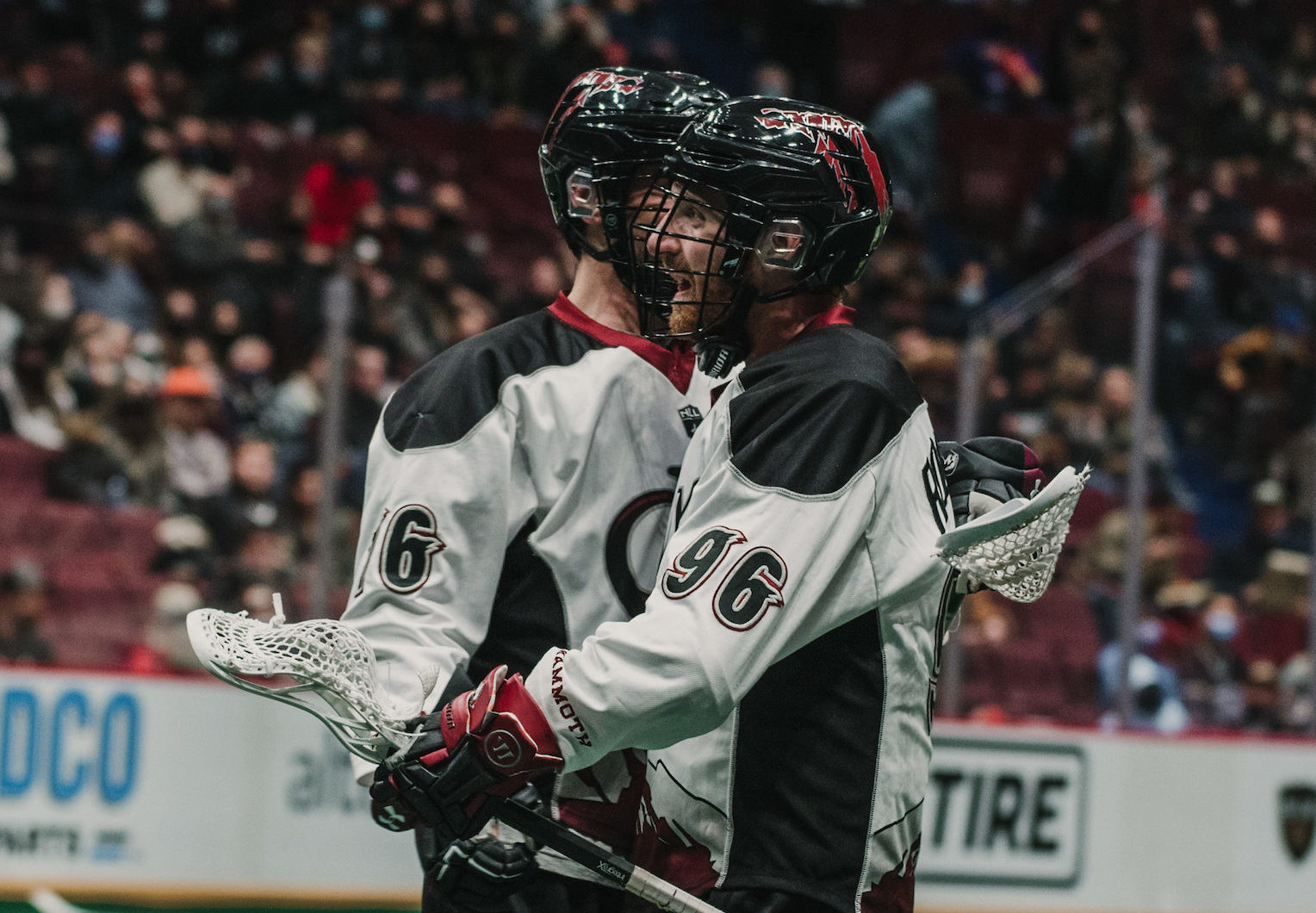 Connor Robinson has a Mammoth game for Colorado - NLL